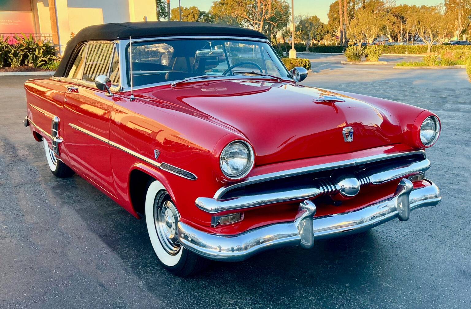 1953 Ford Crestline Sunliner – Frank's Cars in the Hood